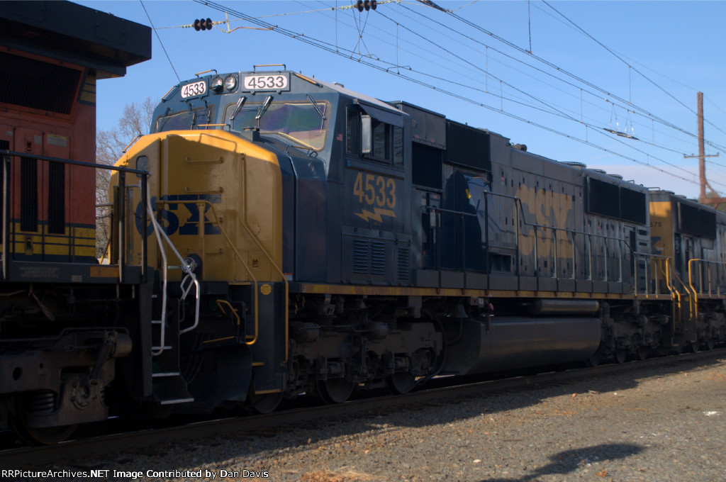 CSX SD70AC 7533 trails on Q418-08